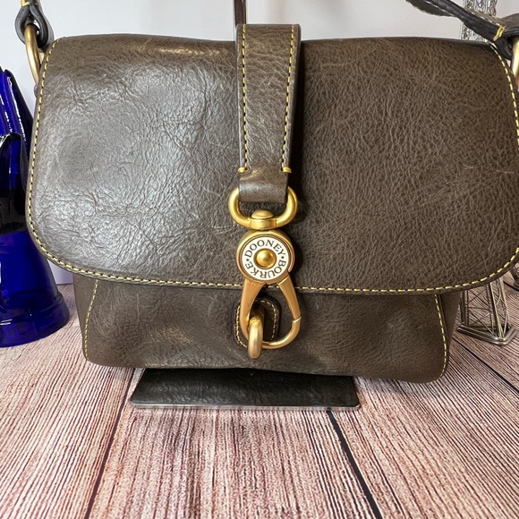 Dooney & Bourke | Bags | Dooney And Bourke Small Ashley Messenger Bag ...